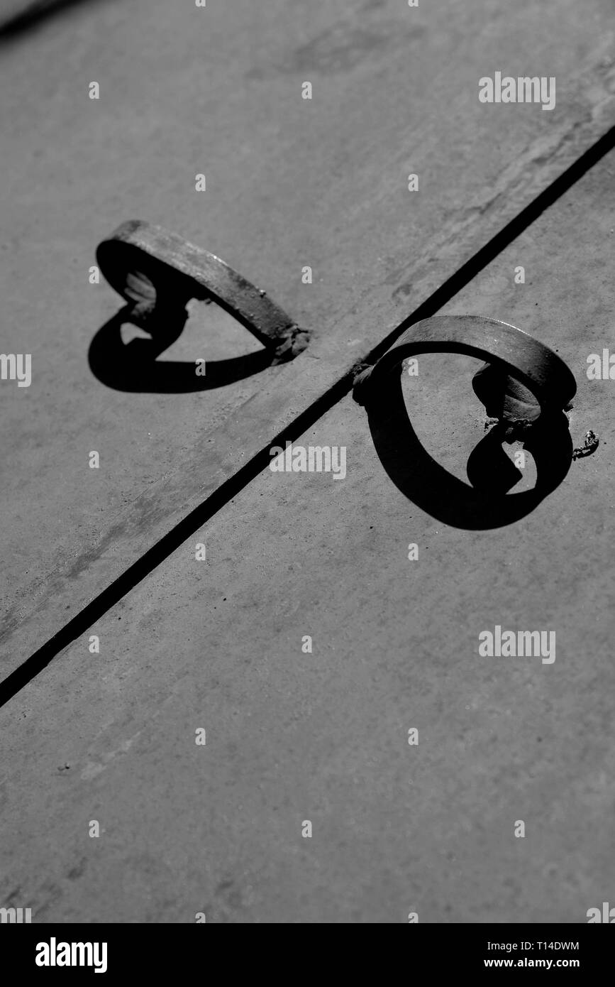 Metallic curves hi-res stock photography and images - Alamy
