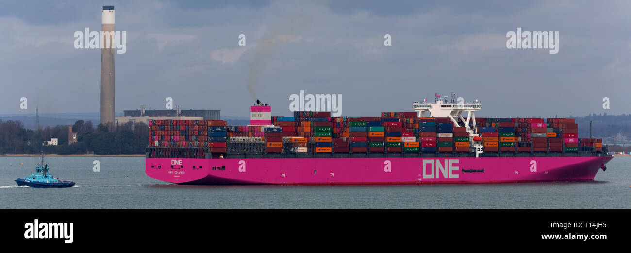 Southampton container terminal hi-res stock photography and images - Alamy