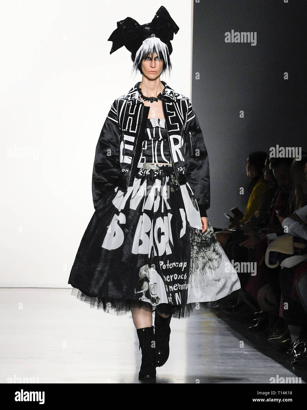 Sarah abney hi-res stock photography and images - Alamy