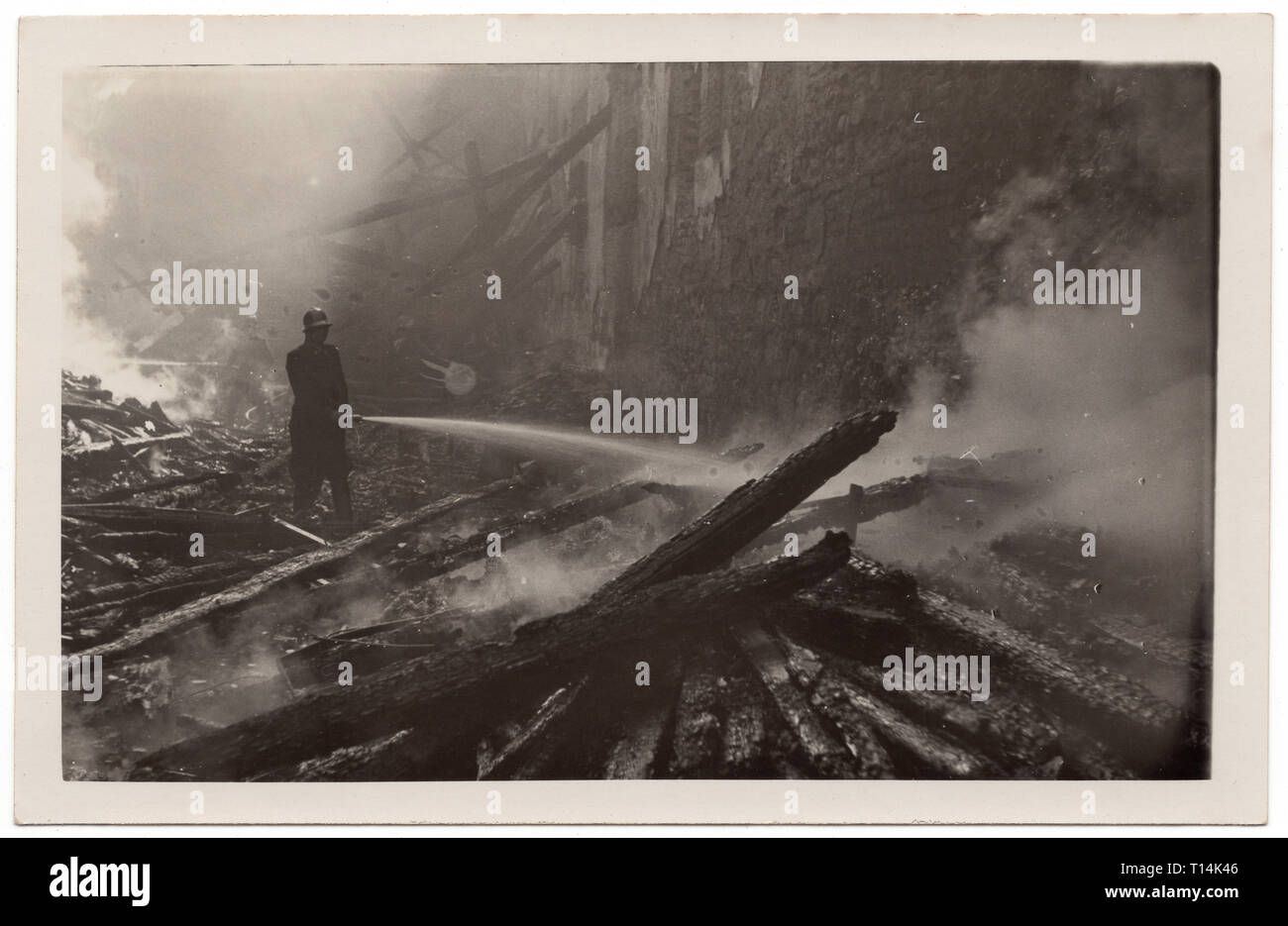 Destroyed world war ii hi-res stock photography and images - Alamy