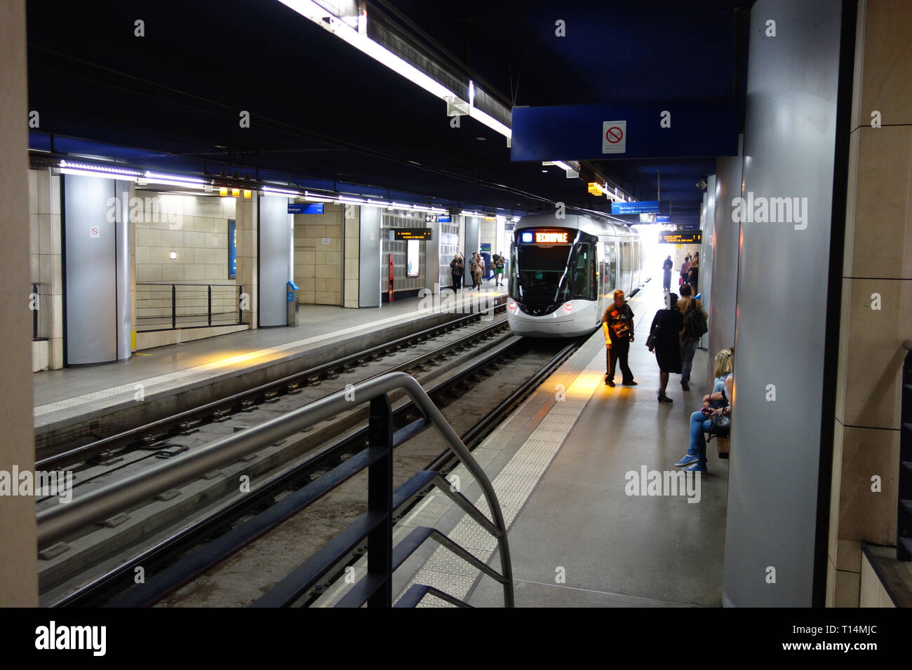 Rouen, Tramway, Station Theatre des Arts - Rouen, Tramway, Theatre des ...