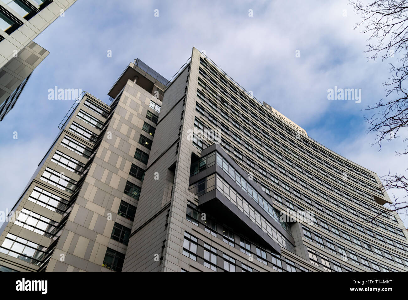 Forward facade tower hi-res stock photography and images - Alamy