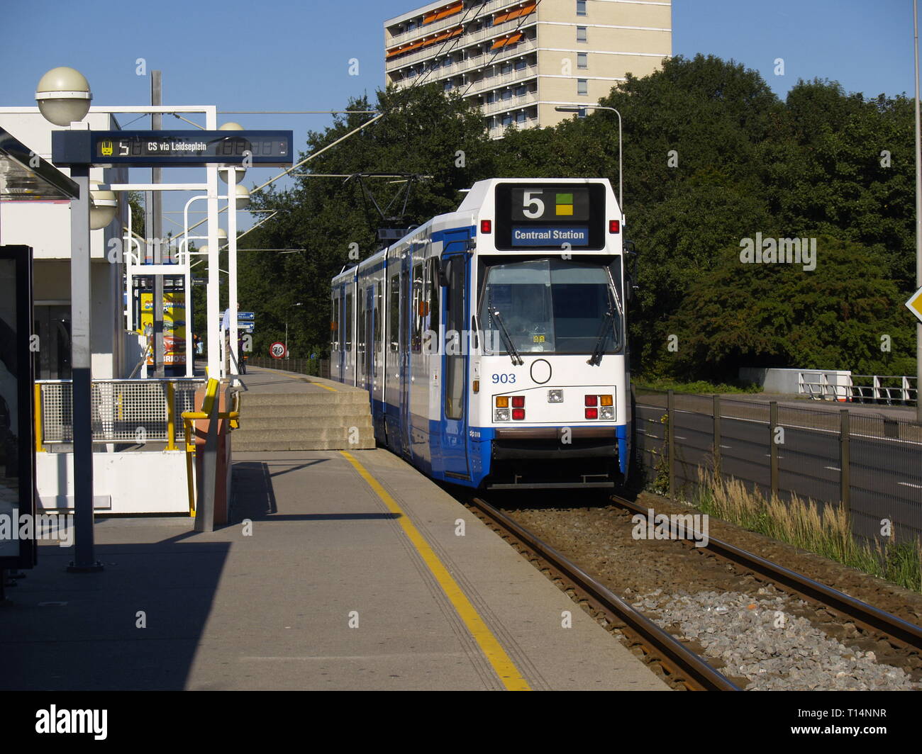 Amsterdam, Sneltram Linie 51 und 5, Kombination aus U-Bahn und ...