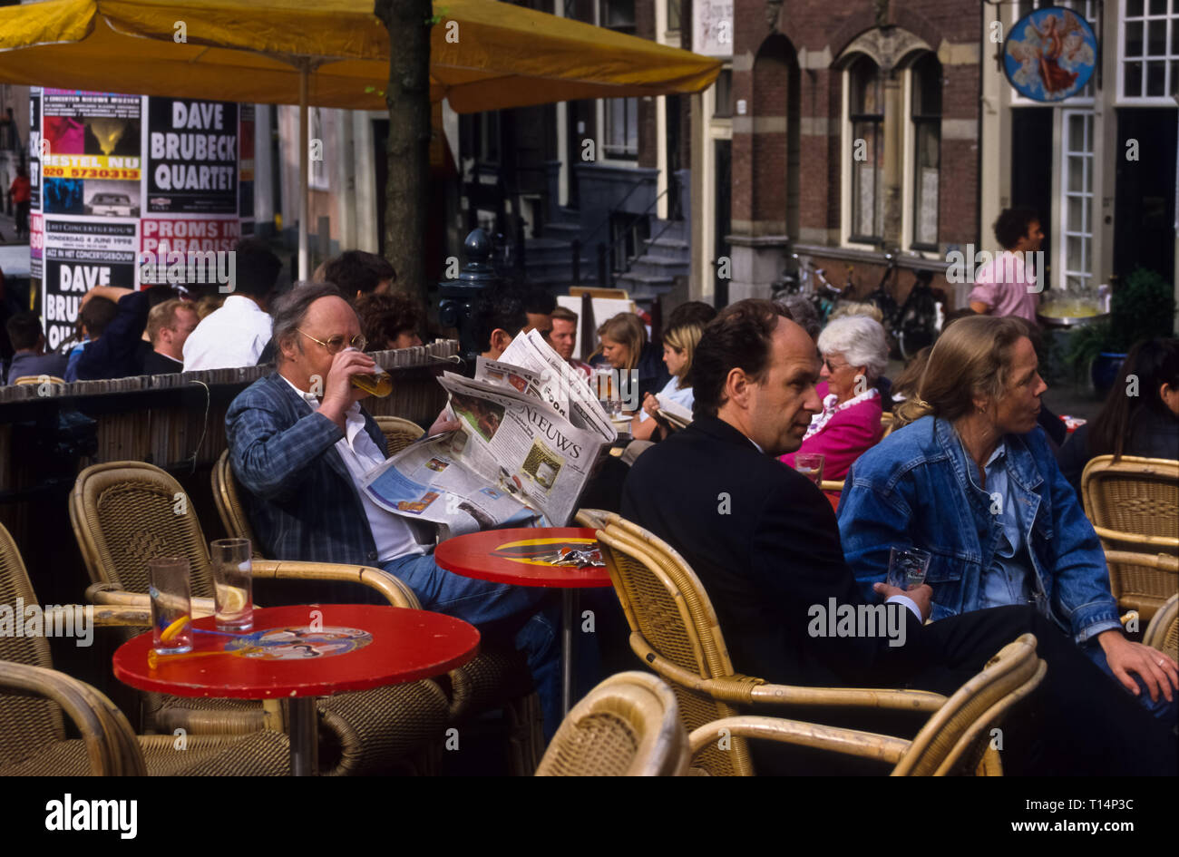 Amsterdam menschen cafe hi-res stock photography and images - Alamy