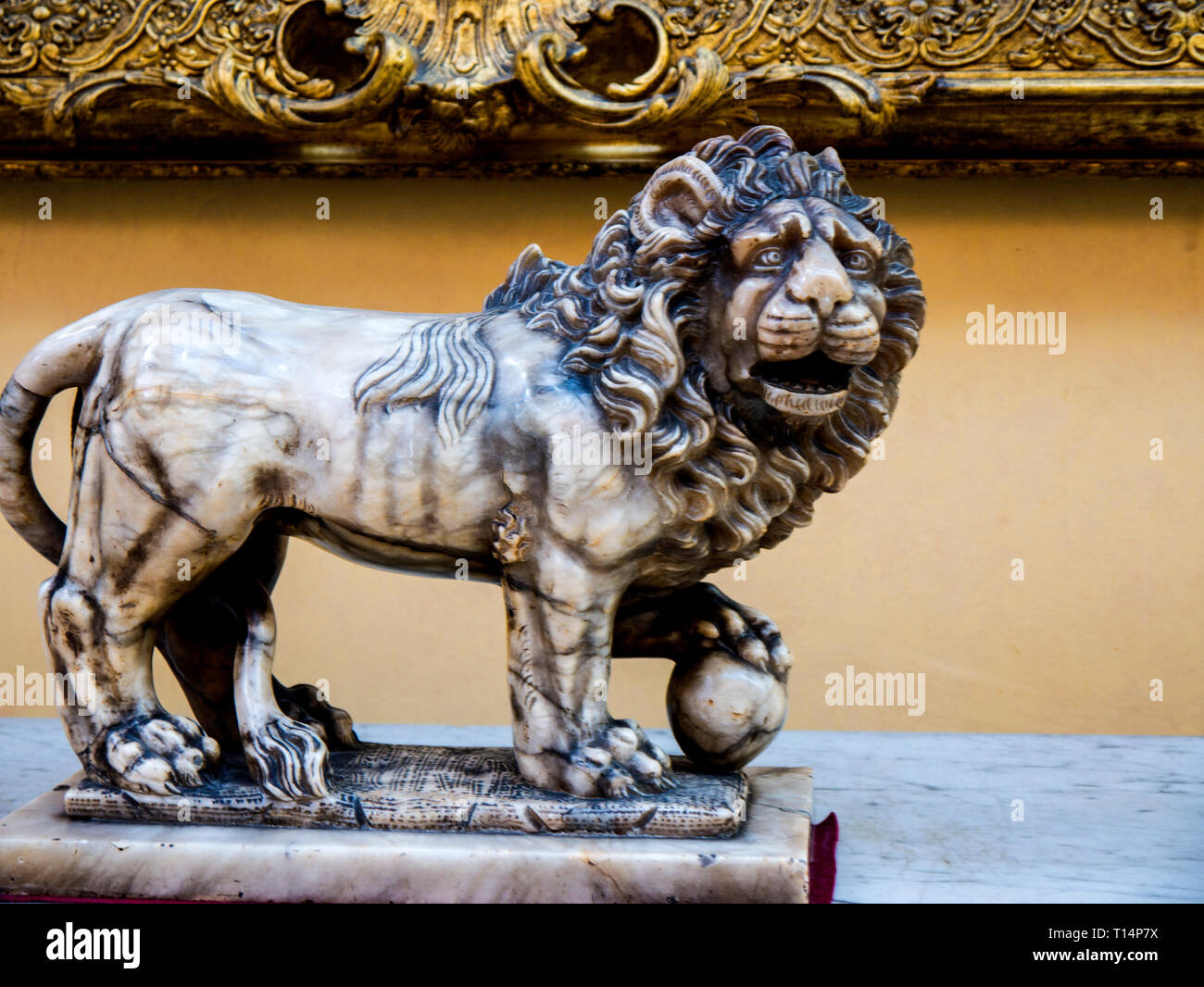 Small bronze bust napoleon bronze statue hi-res stock photography and ...