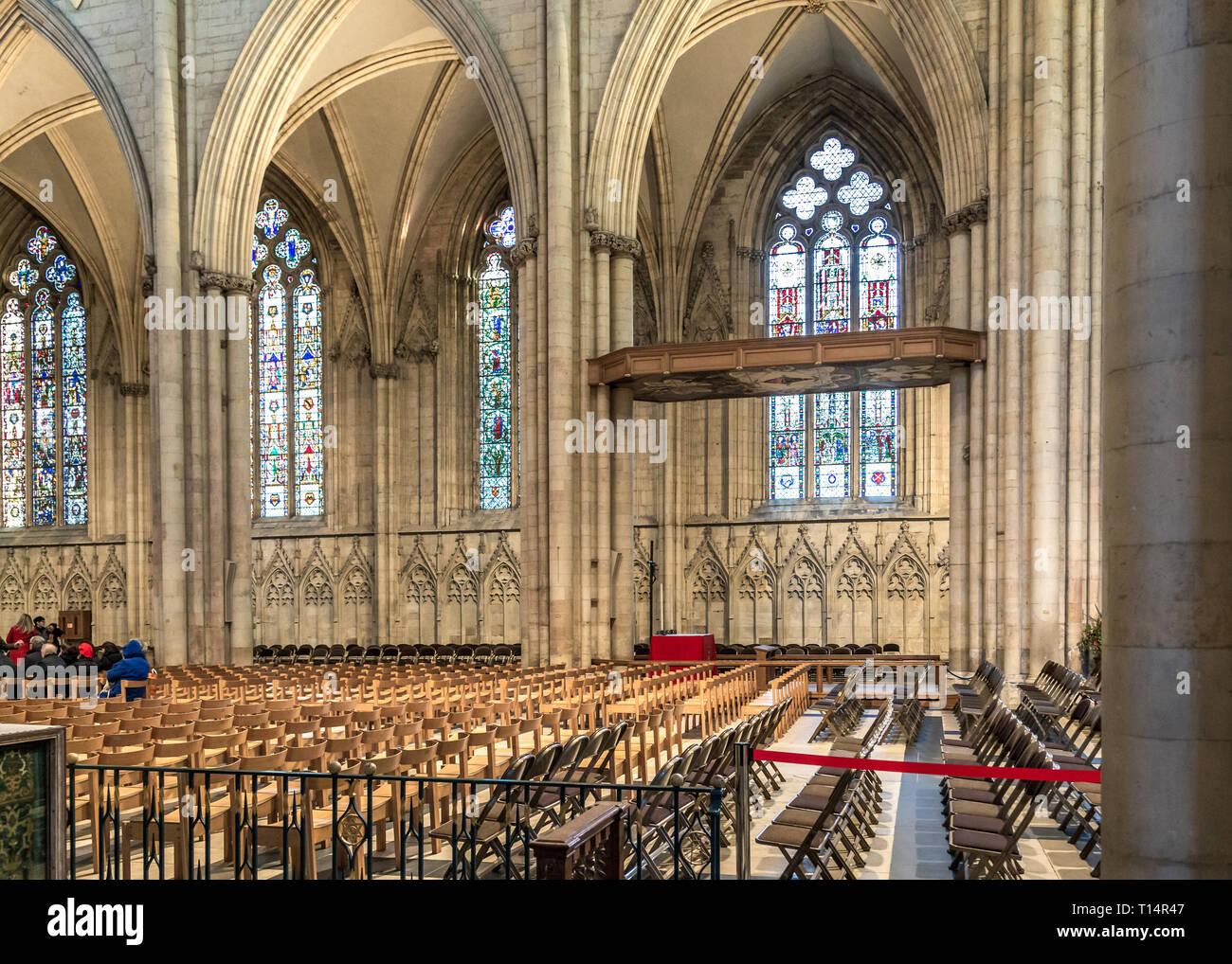 York minster interior hi-res stock photography and images - Alamy