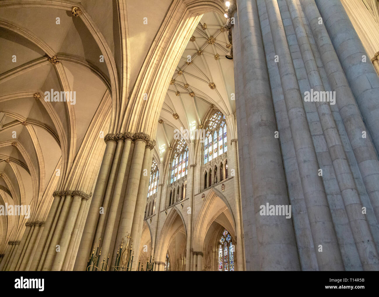 Spectacular interior of York Minster Cathedral, York, England Stock ...