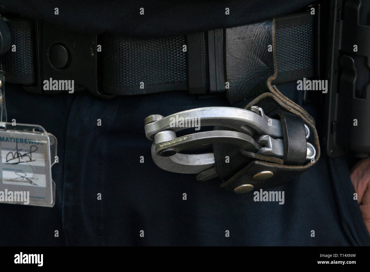 Handcuffs icon hi-res stock photography and images - Alamy