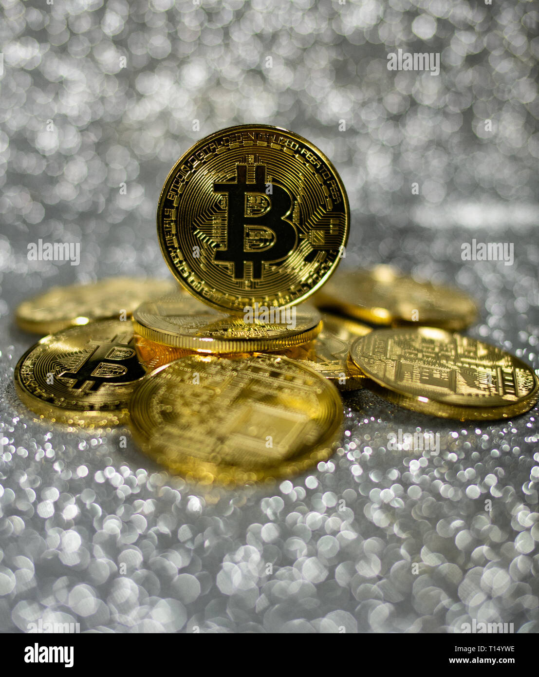 Currency e hi-res stock photography and images - Alamy