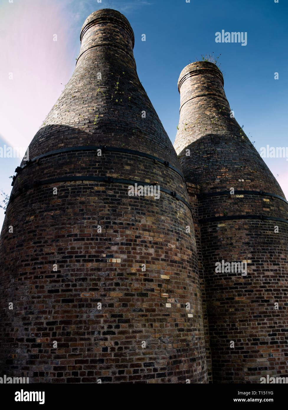 Pottery stoke kilns smoke hi-res stock photography and images - Alamy