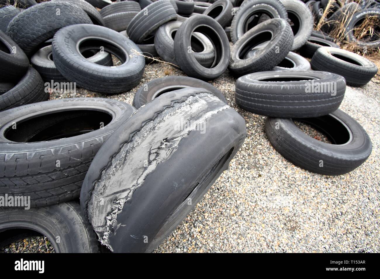 Car bumpers waste hi-res stock photography and images - Alamy