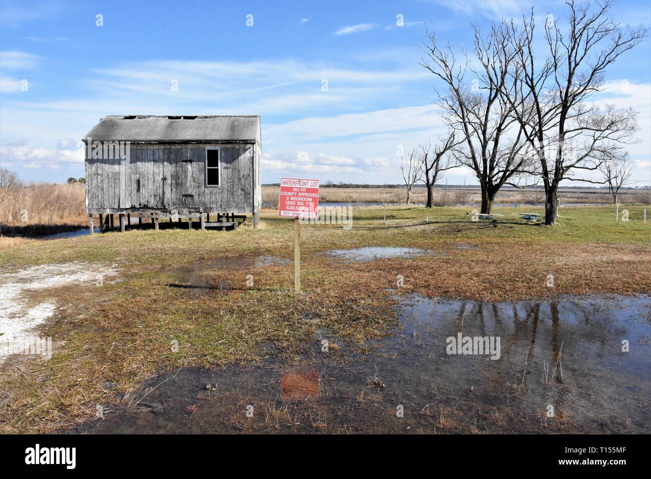Homes for sale flooding hi-res stock photography and images - Alamy