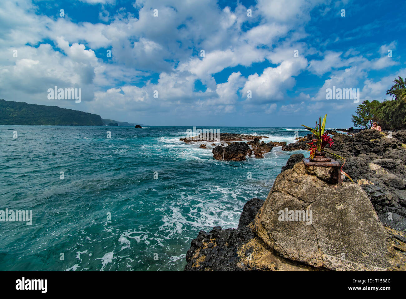 Amazing beach scenes on the Road to Hana, North Shore, Maui, Hawaii ...