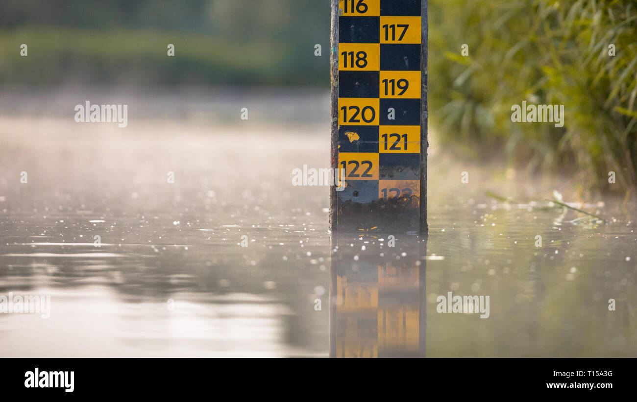 Water level gauge pole hi-res stock photography and images - Alamy