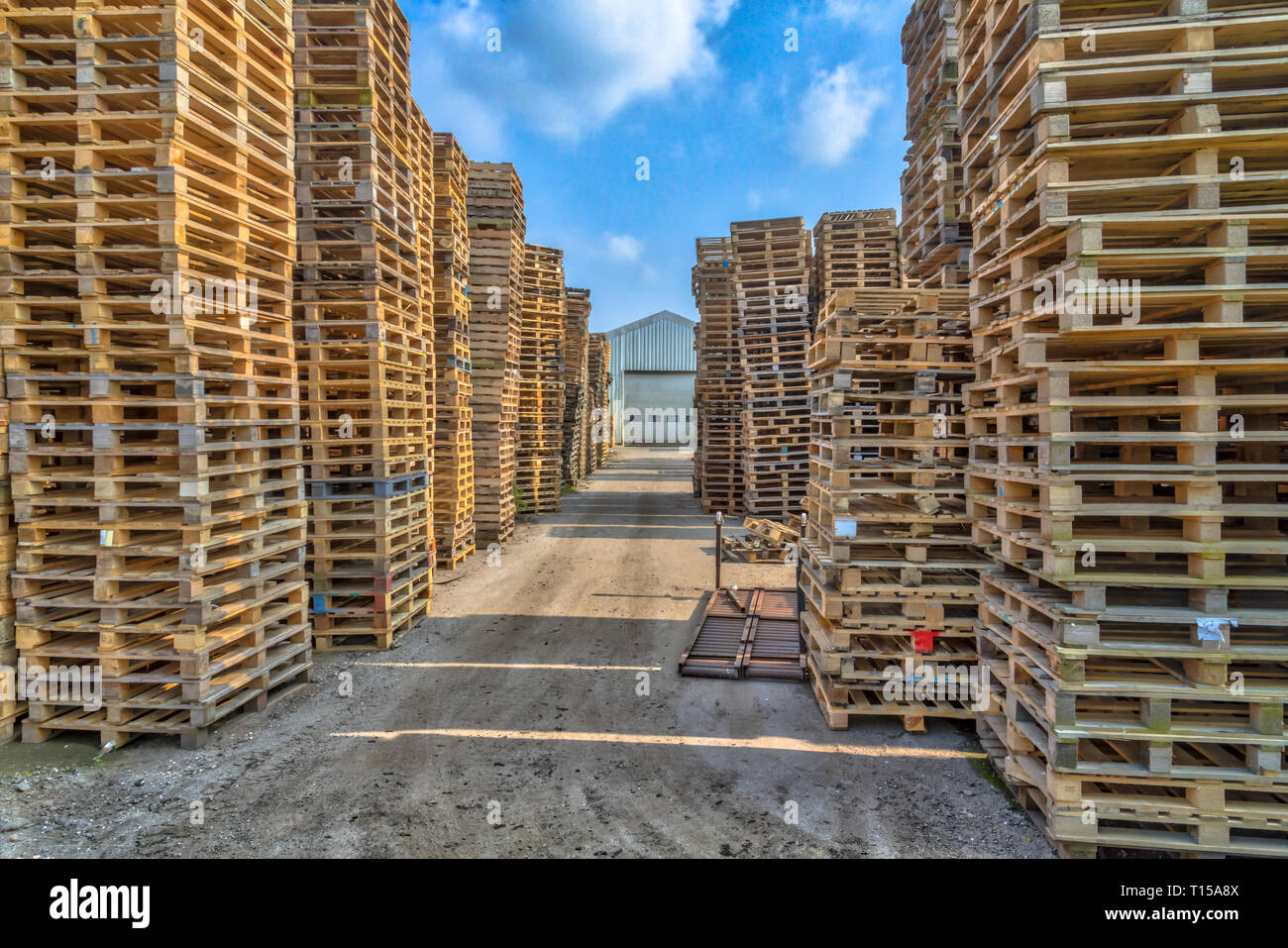 Cargo pallets hi-res stock photography and images - Alamy