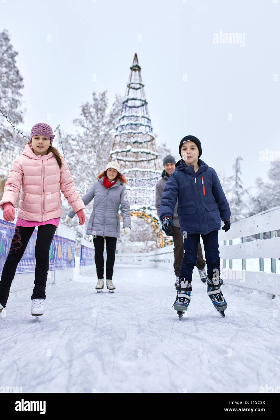 Skating ice rink kids hi-res stock photography and images - Alamy
