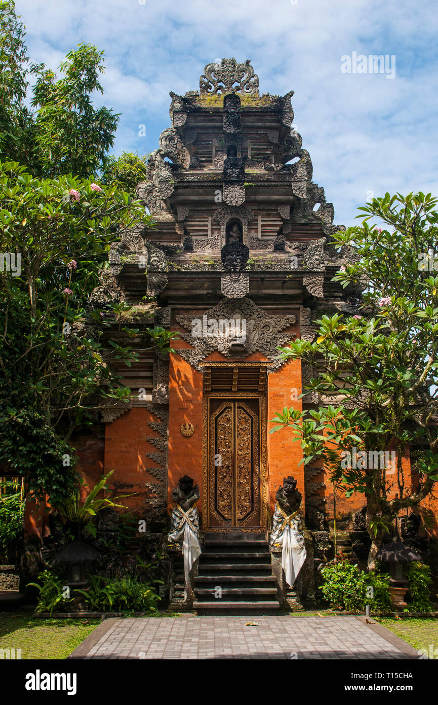 Ubud temple hi-res stock photography and images - Alamy
