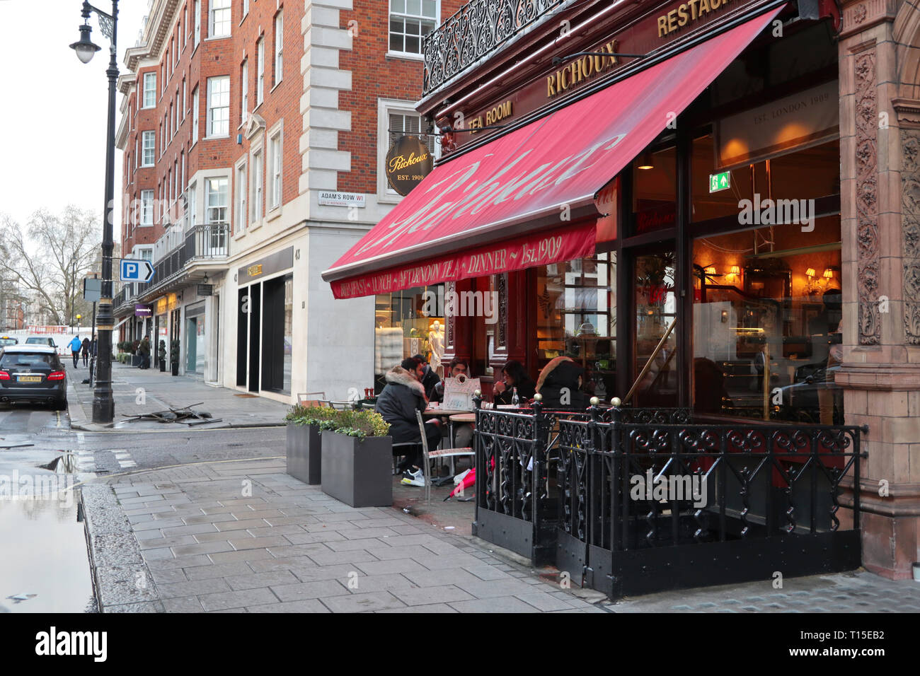 Richoux Cafe Restaurant on South Audley Street, Mayfair, London ...