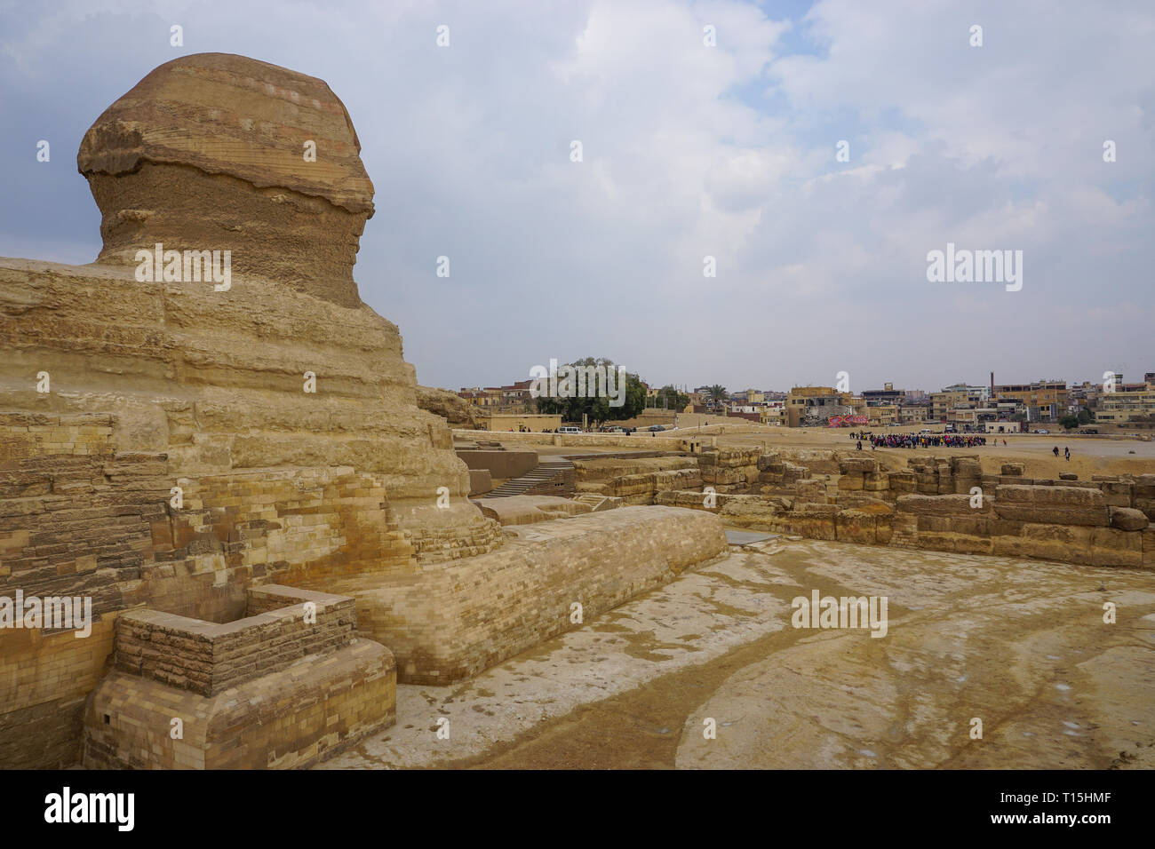Giza, Egypt: Side view of the Sphinx at the Khufu Pyramid Complex ...