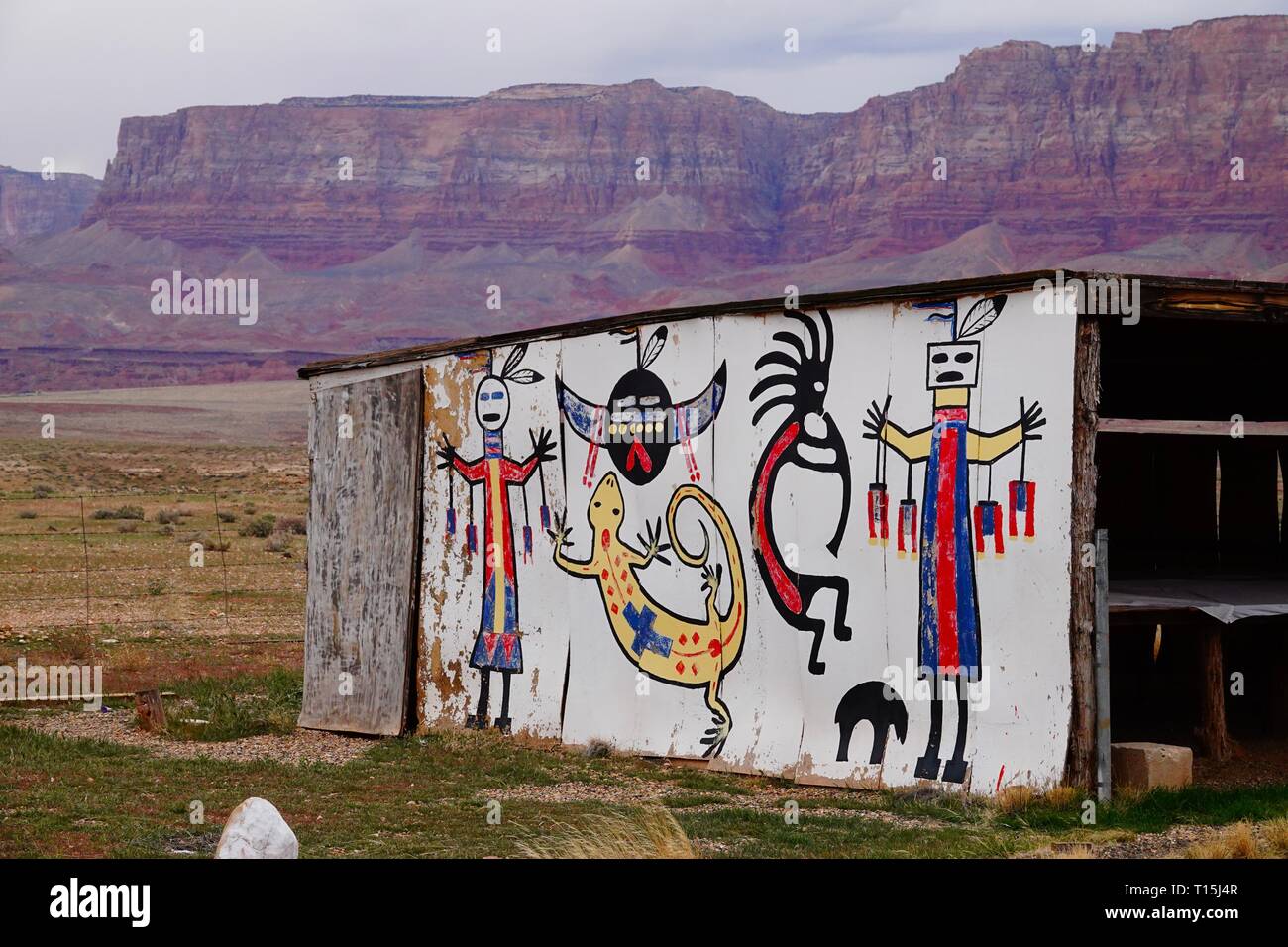 Native handmade crafts hi-res stock photography and images - Alamy