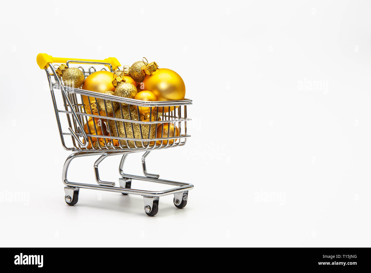 Christmas tree shopping trolley hi-res stock photography and images - Alamy