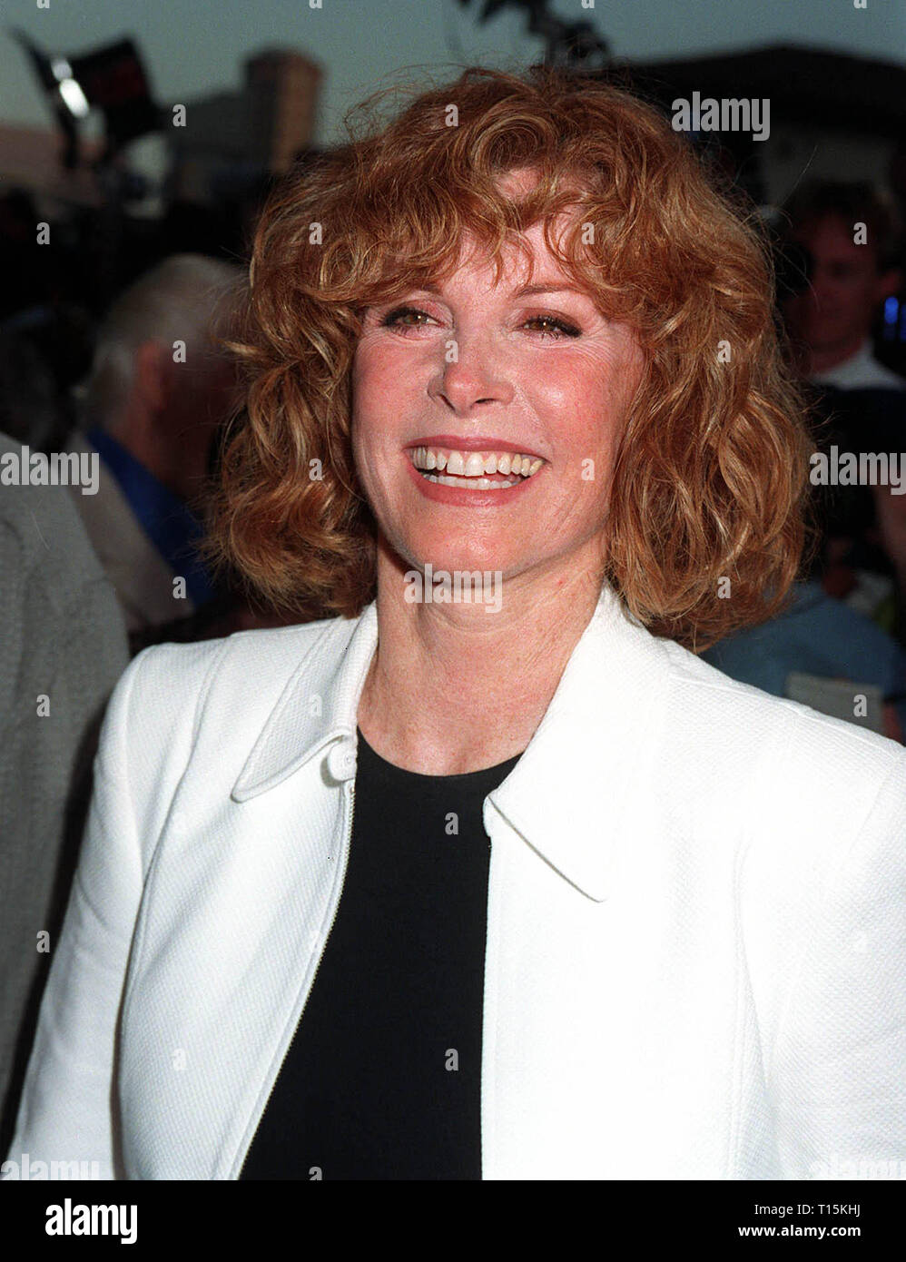 LOS ANGELES, CA. August 04, 1997: Stephanie Powers at the premiere in ...