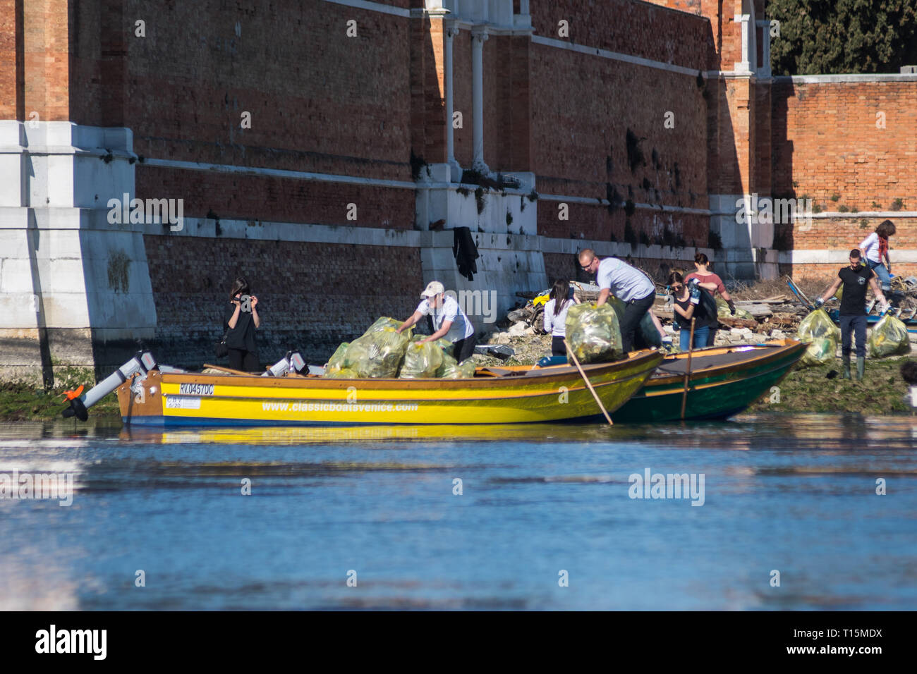 Plastic pollution in venice hi-res stock photography and images - Alamy