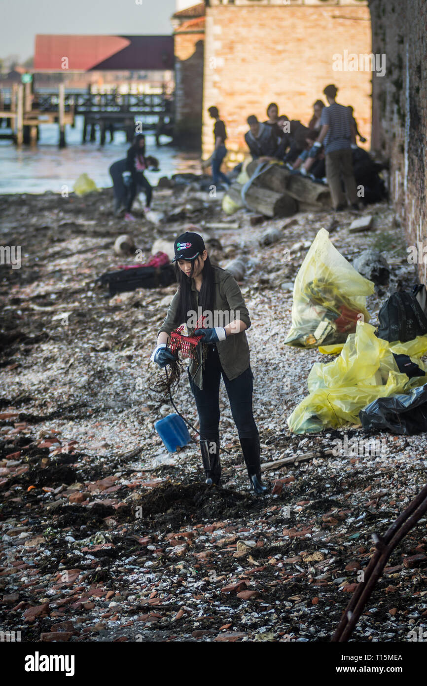Plastic pollution in venice hi-res stock photography and images - Alamy