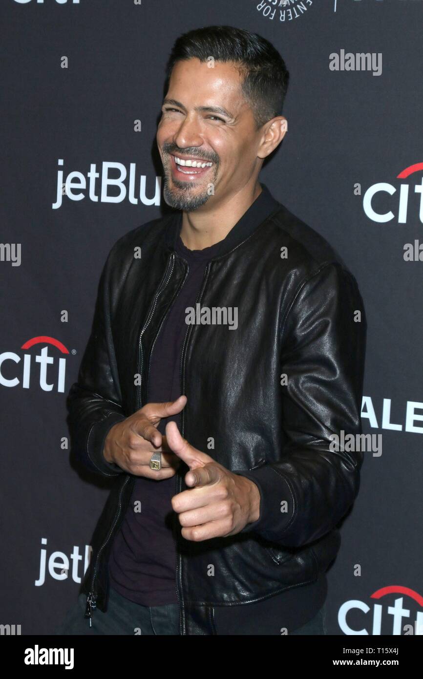 Jay hernandez magnum hi-res stock photography and images - Alamy