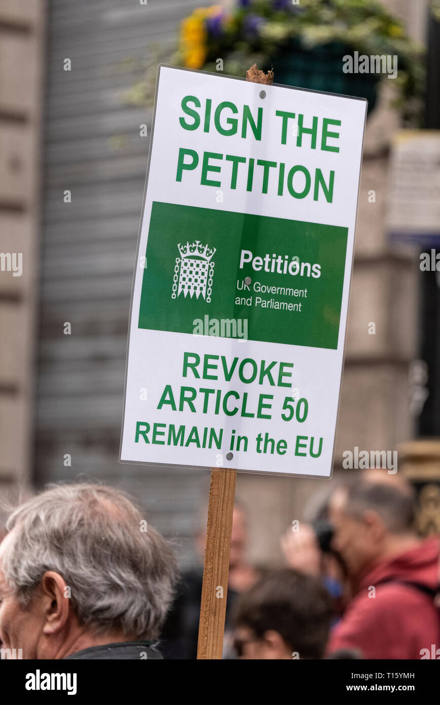 The peoples vote petition hi-res stock photography and images - Alamy
