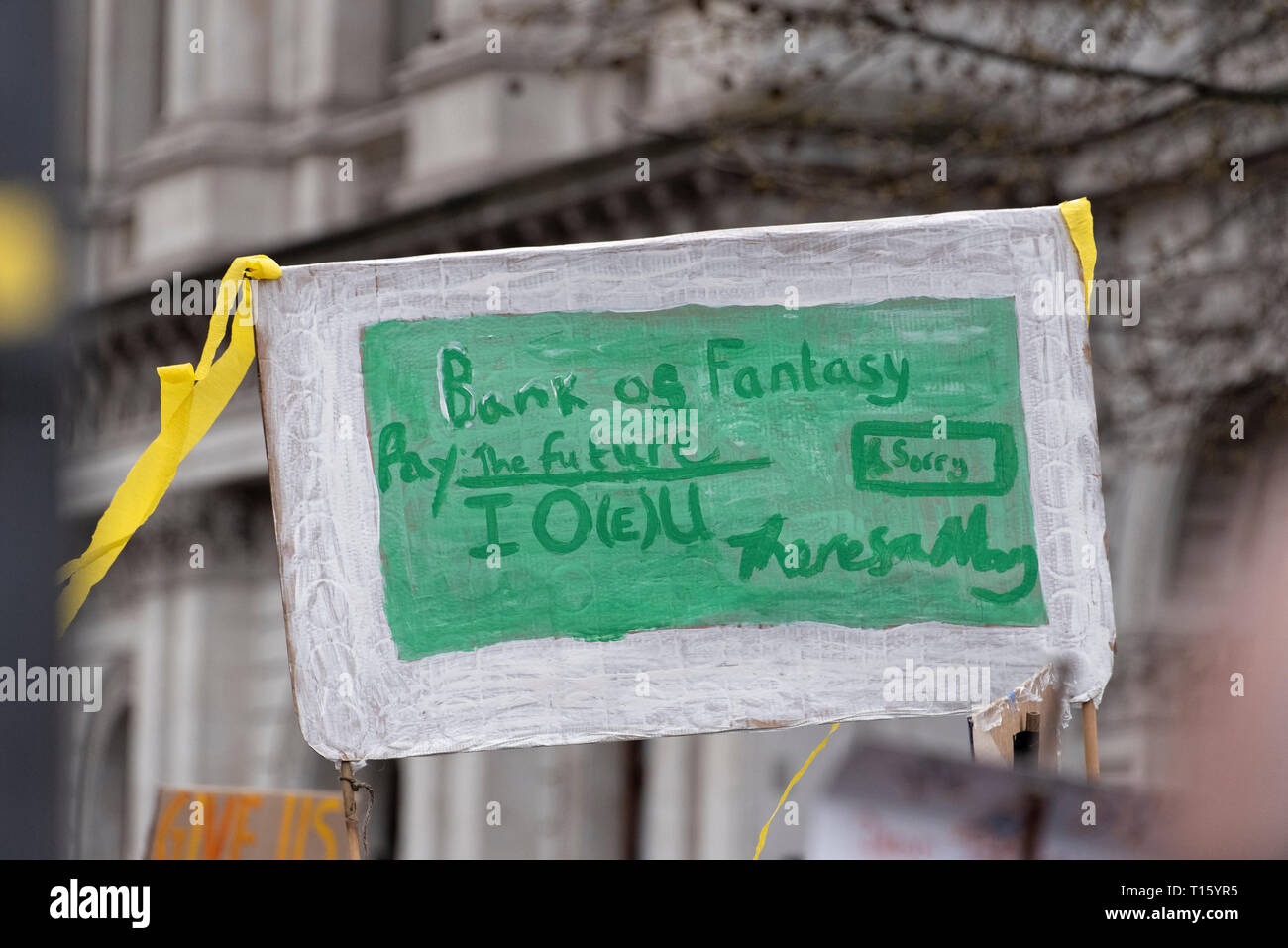 News money cheque hi-res stock photography and images - Alamy