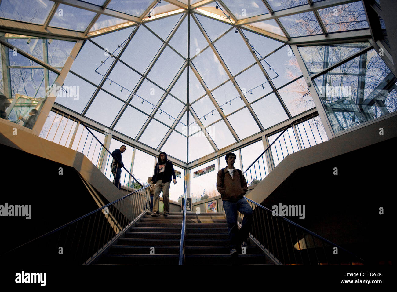 Building construction geodesic dome hi-res stock photography and images ...