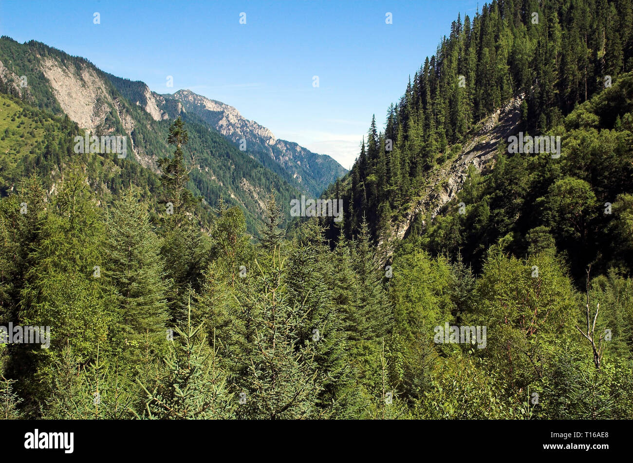 Minshan mountain range hi-res stock photography and images - Alamy