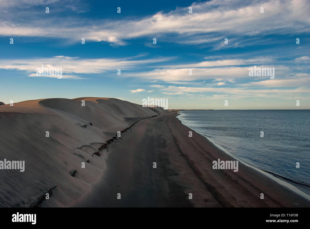 Sand dune beach baja mexico pattern hi-res stock photography and images ...