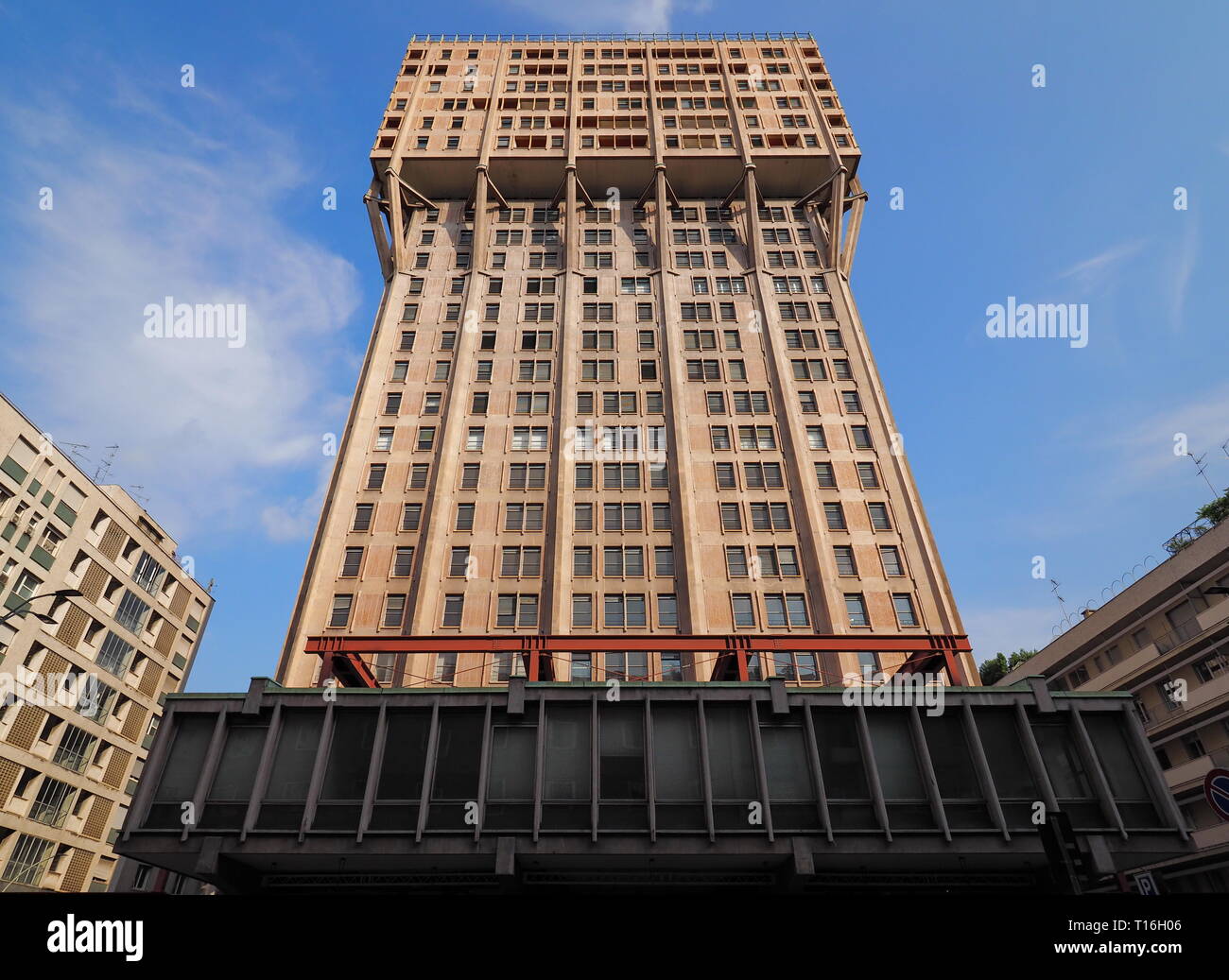 Milano, Piazza Velasca Stock Photo - Alamy