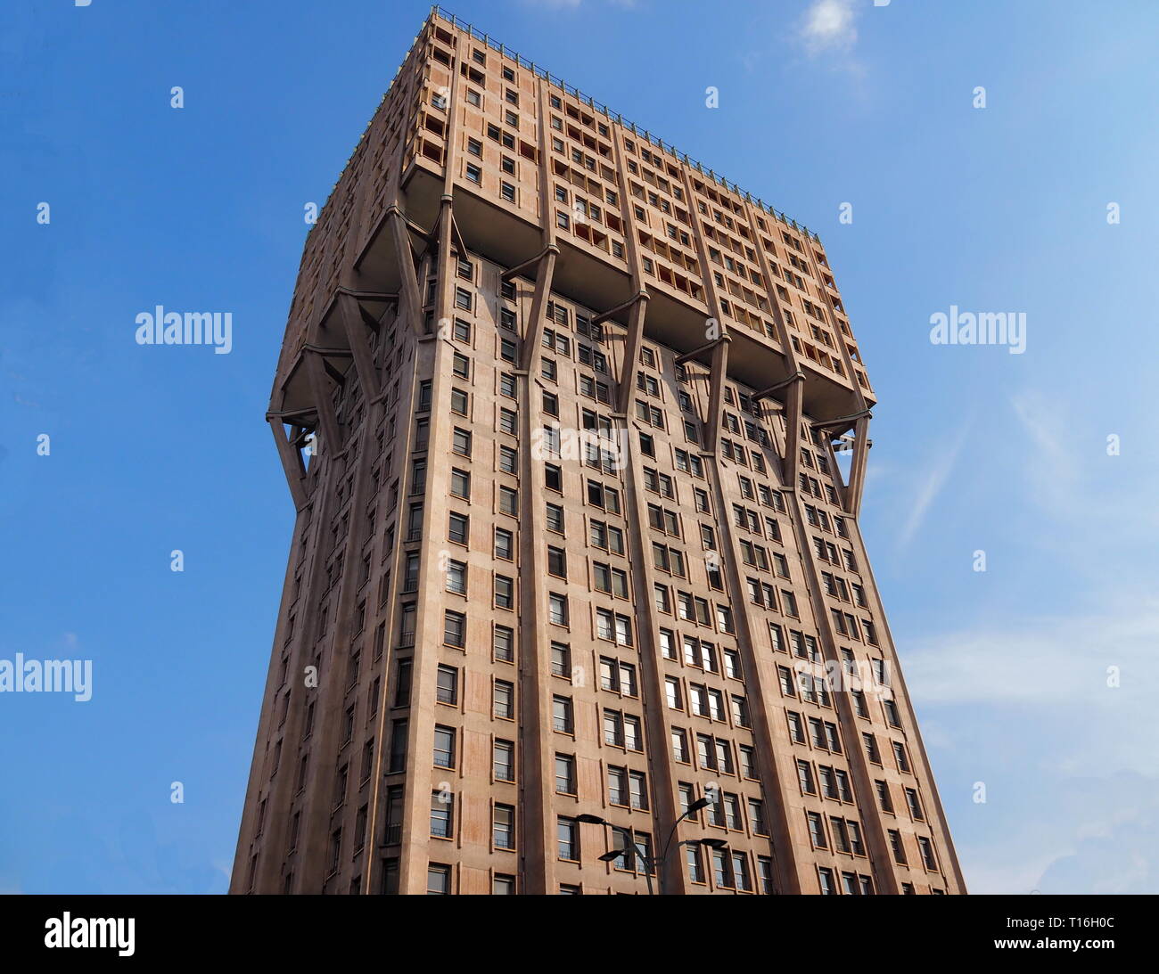 Milano, Piazza Velasca Stock Photo - Alamy