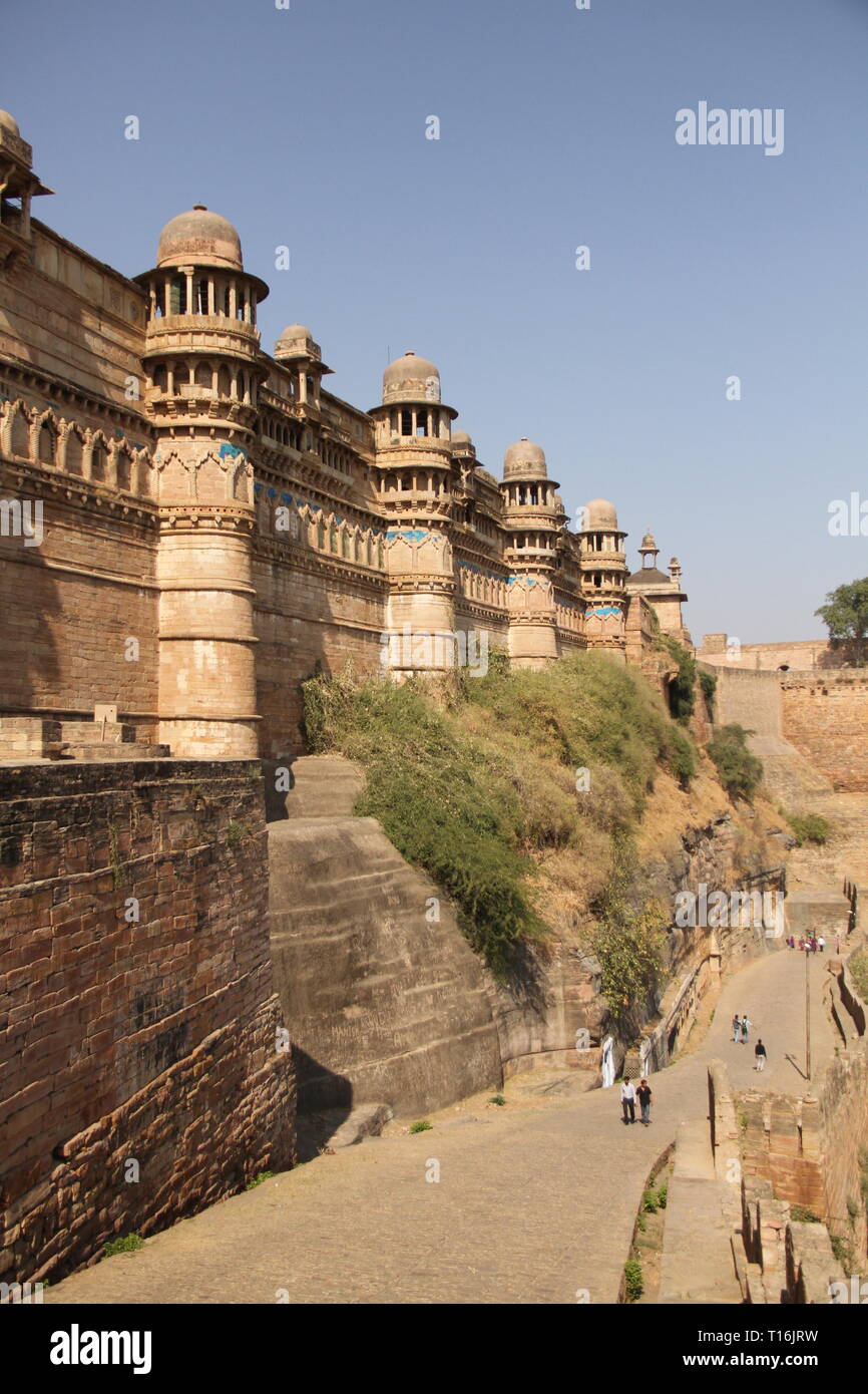 A side view of the Gwalior fort with its bastions, Madhya Pradesh ...