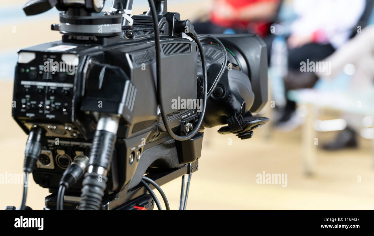 Show phone on camera hi-res stock photography and images - Alamy