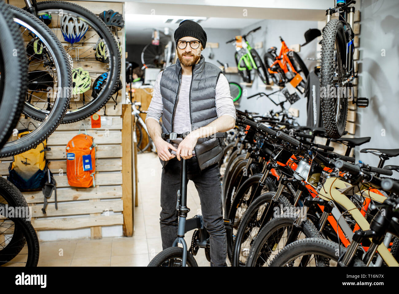 Bike male hi-res stock photography and images - Alamy