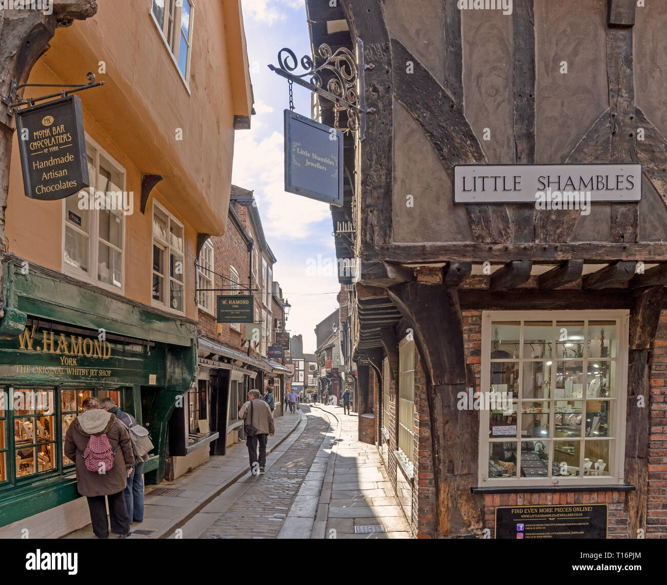 People walking shambles hi-res stock photography and images - Alamy