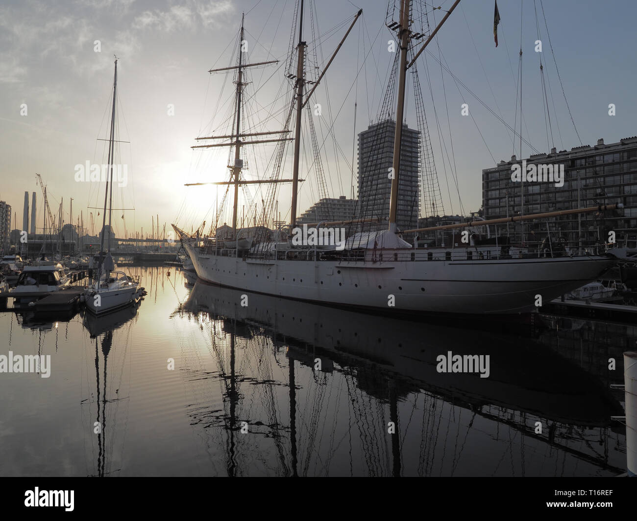 Oostende marina hi-res stock photography and images - Alamy