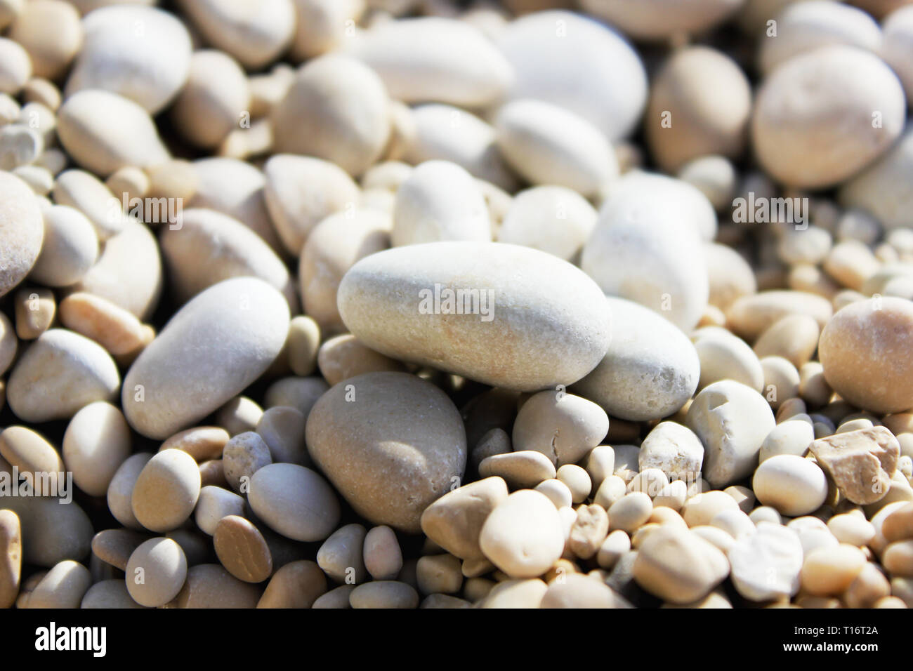 Very large pebbles hi-res stock photography and images - Alamy