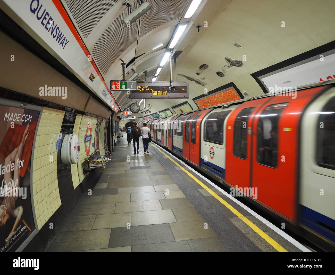 London, United Kingdom - 21 april 2017: Image of the London Tube Stock ...