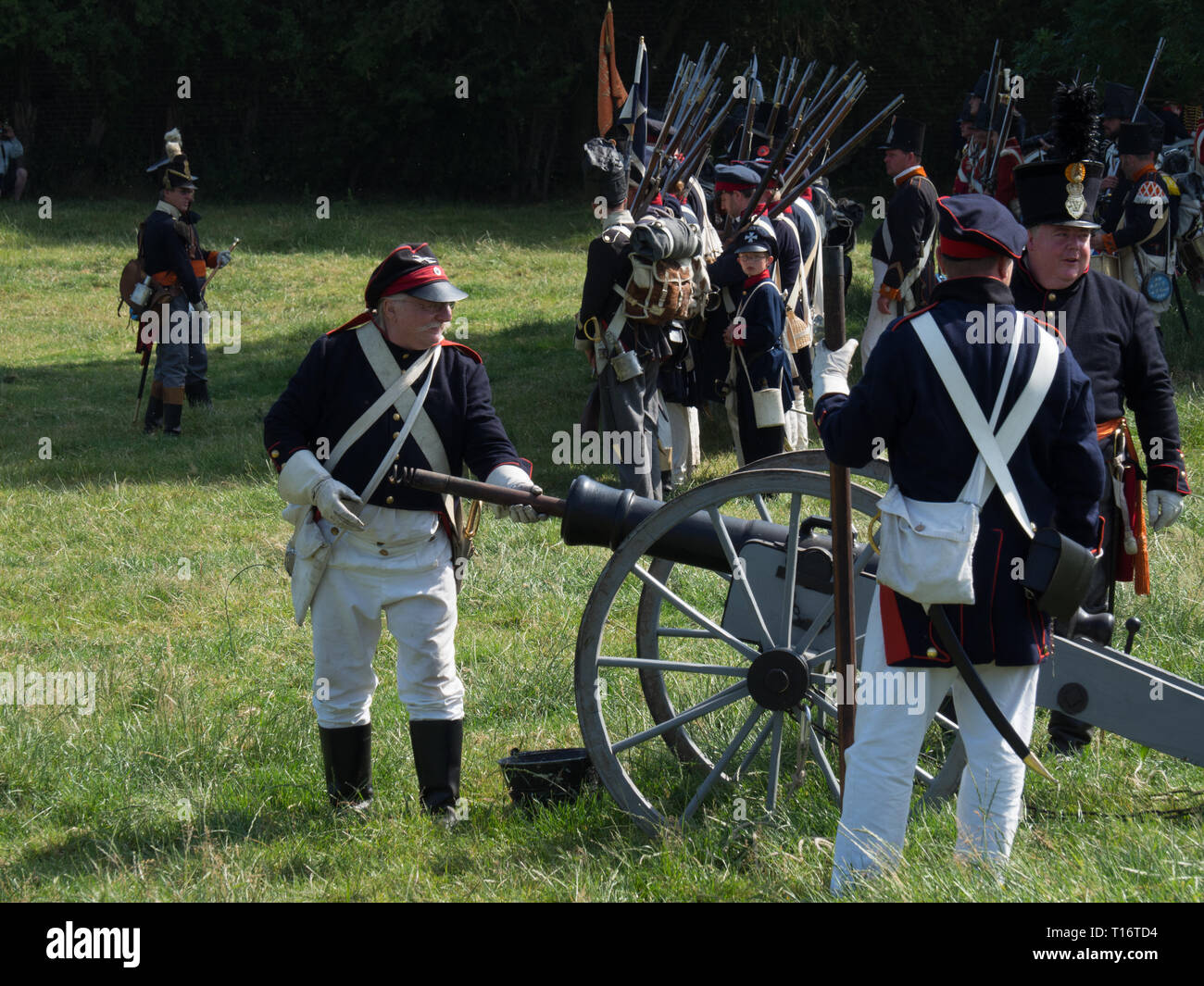 Reload musket hi-res stock photography and images - Alamy