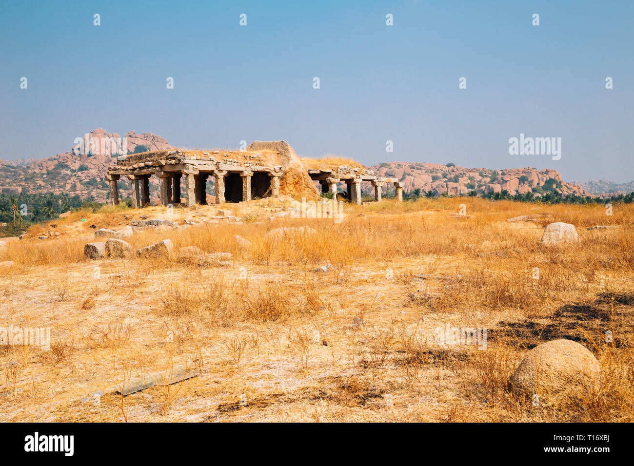 Hemakuta Hill Temple, ancient ruins in Hampi, India Stock Photo - Alamy