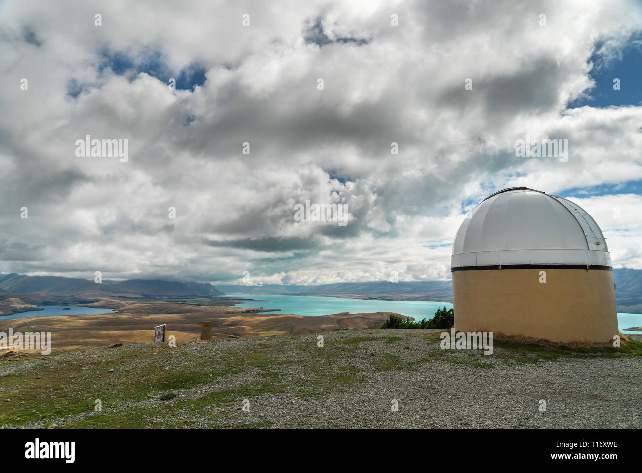 Mount John University Observatory, lake Tekapo, and amazing cloudy sky ...