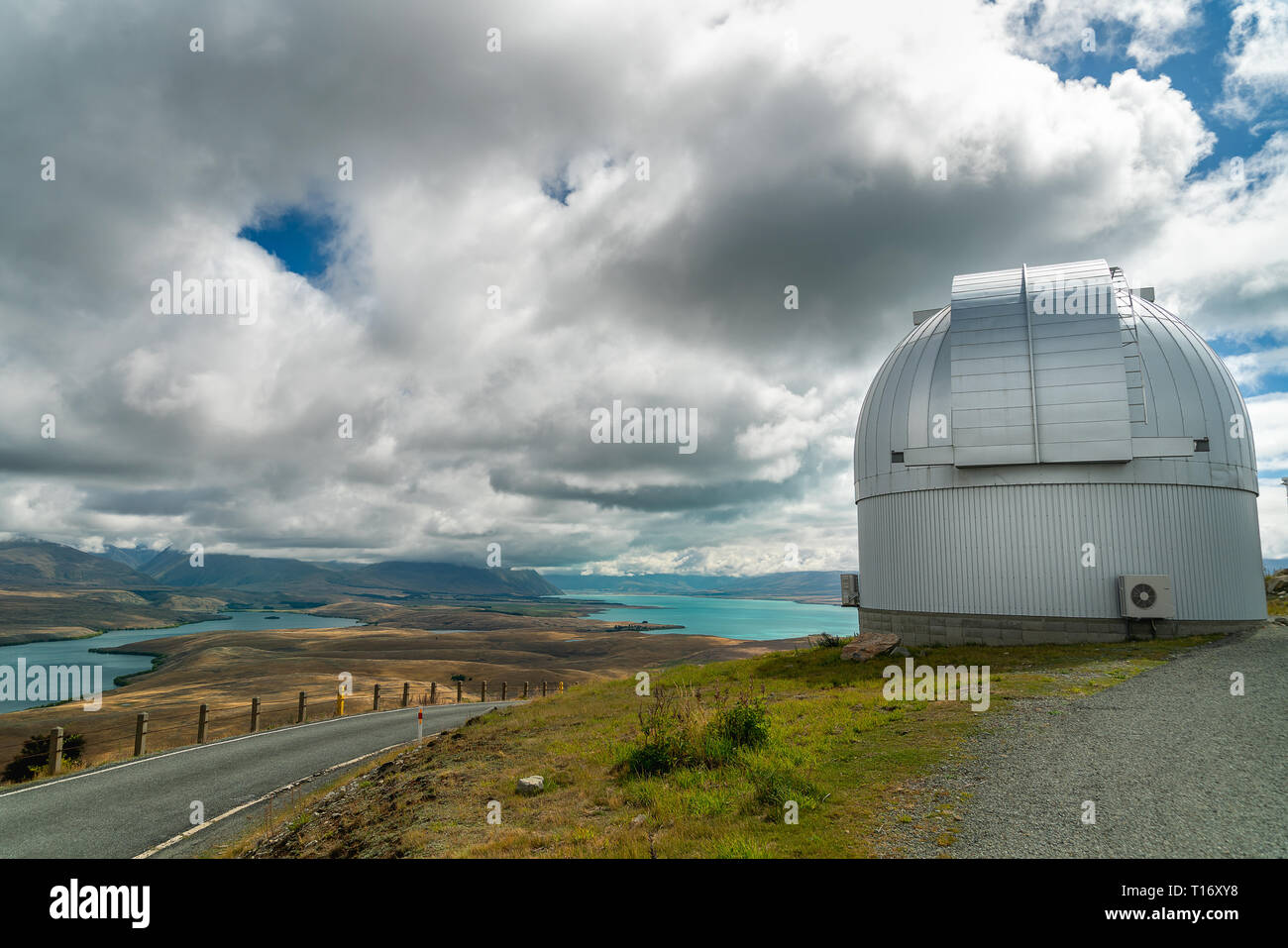 Mount John University Observatory, lake Tekapo, and amazing cloudy sky ...