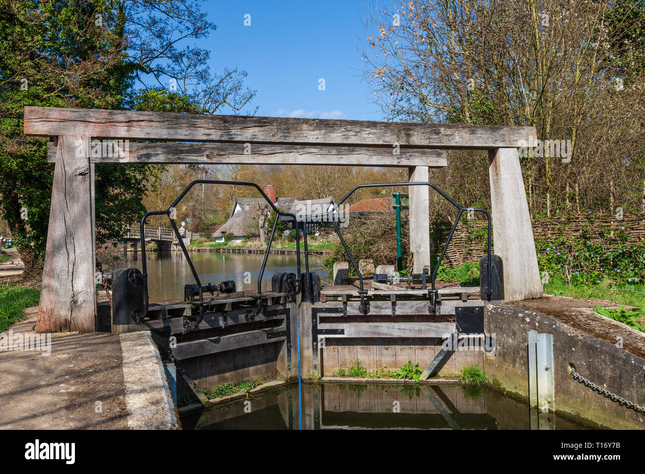 flatford lock in suffolk Stock Photo - Alamy