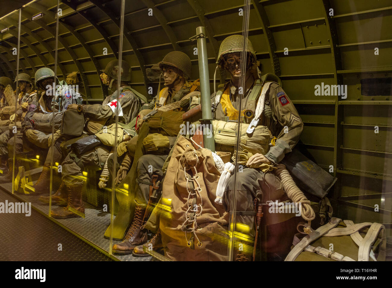 Paratrooper experience hi-res stock photography and images - Alamy