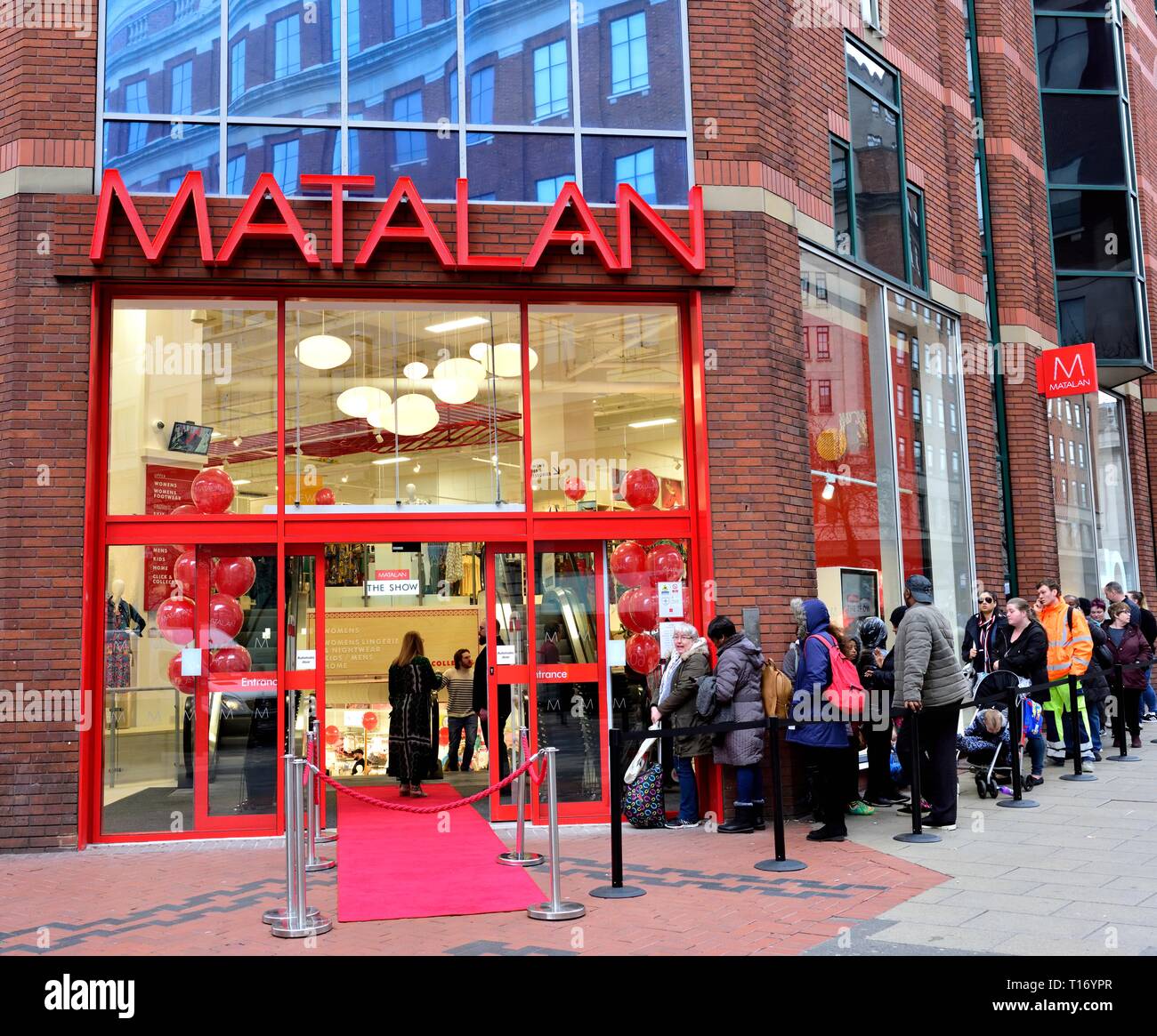 New store hi-res stock photography and images - Alamy